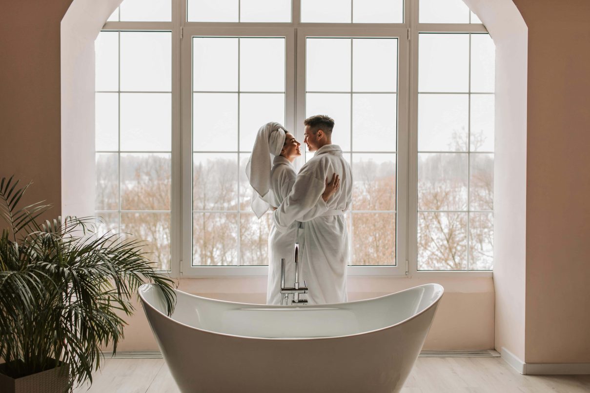 25 Best Luxury Gifts for Couples Who Have Everything - Tinggly