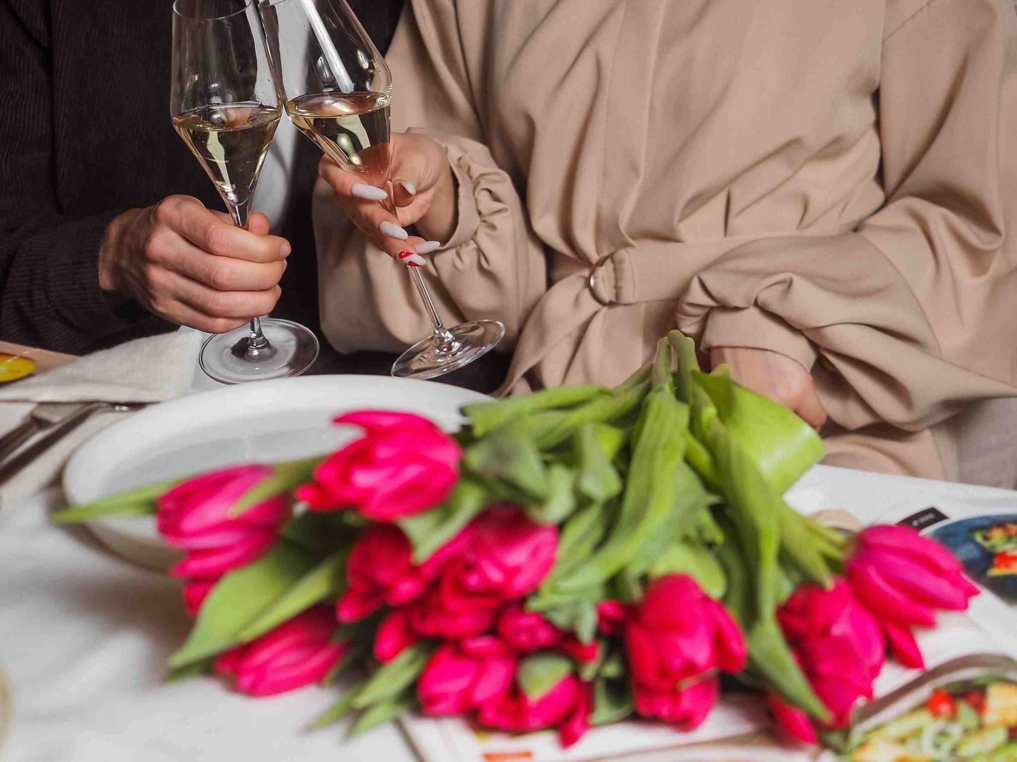 Traditional Anniversary Gifts by Year: Complete Guide - Tinggly